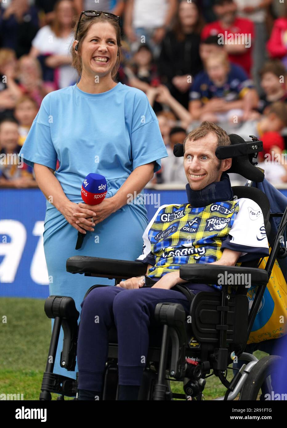 Rob Burrow and wife Lindsey prior to the Betfred Super League match at ...