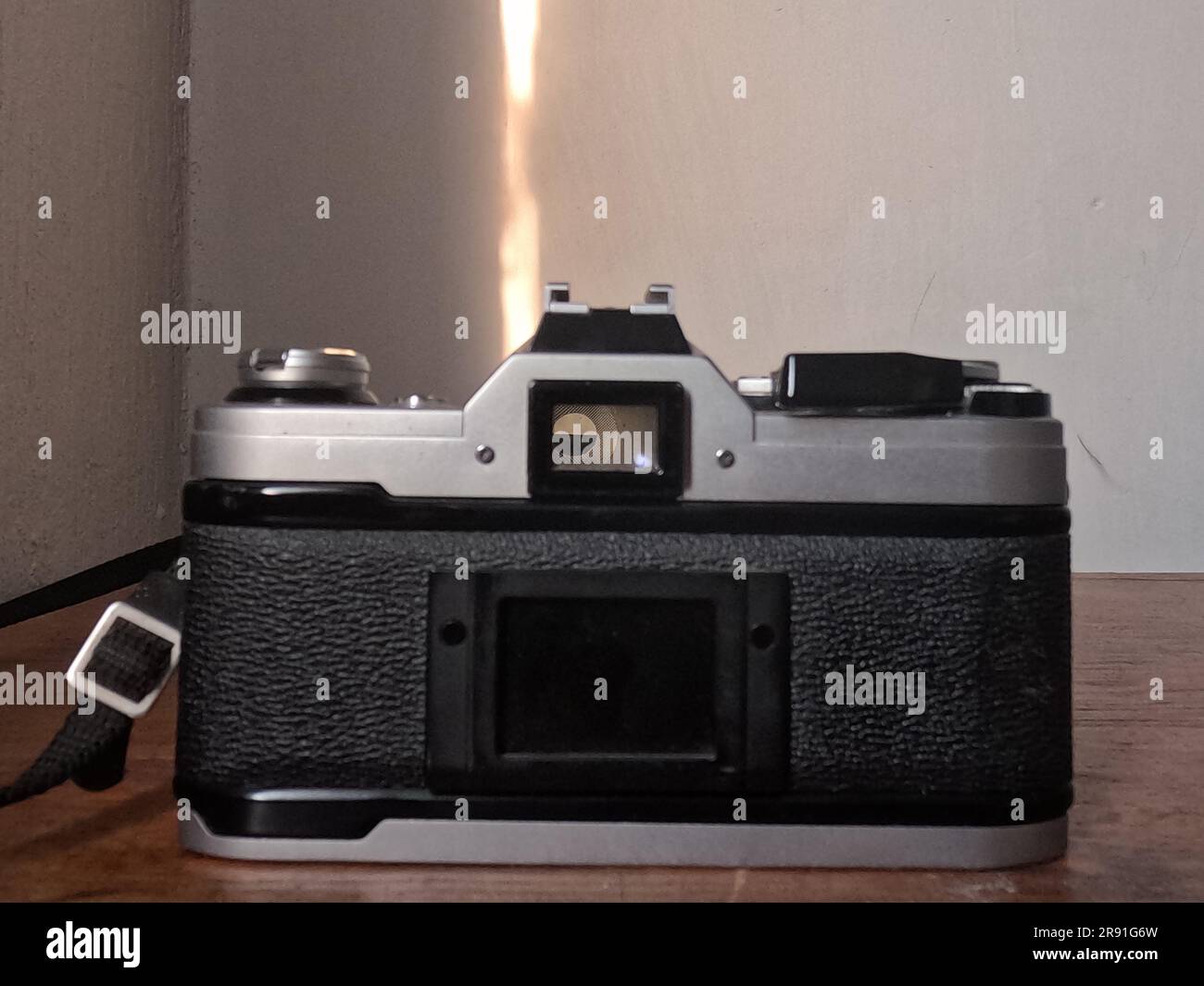 Camera flash game hi-res stock photography and images - Alamy