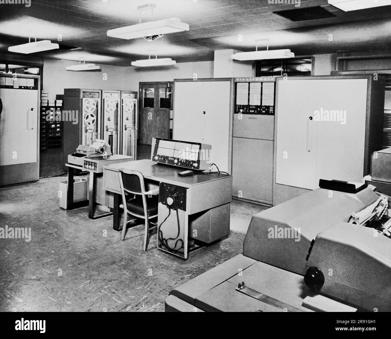 United States: c. 1955 A Dataron integrated electronic processing ...