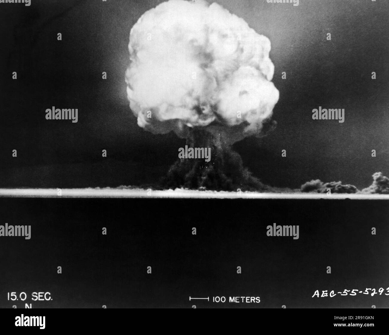 2 seconds after explosion hi-res stock photography and images - Alamy