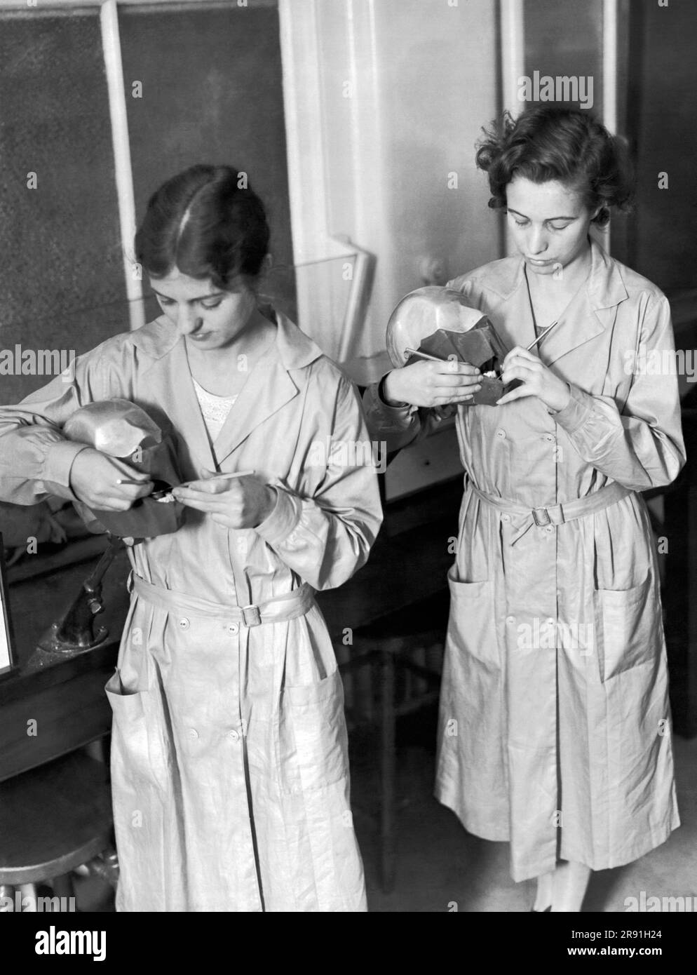 Philadelphia, Pennsylvania: c. 1926 Two students at work on dummy ... Philadelphia, Pennsylvania: c. 1926 Two students at work on dummy ...