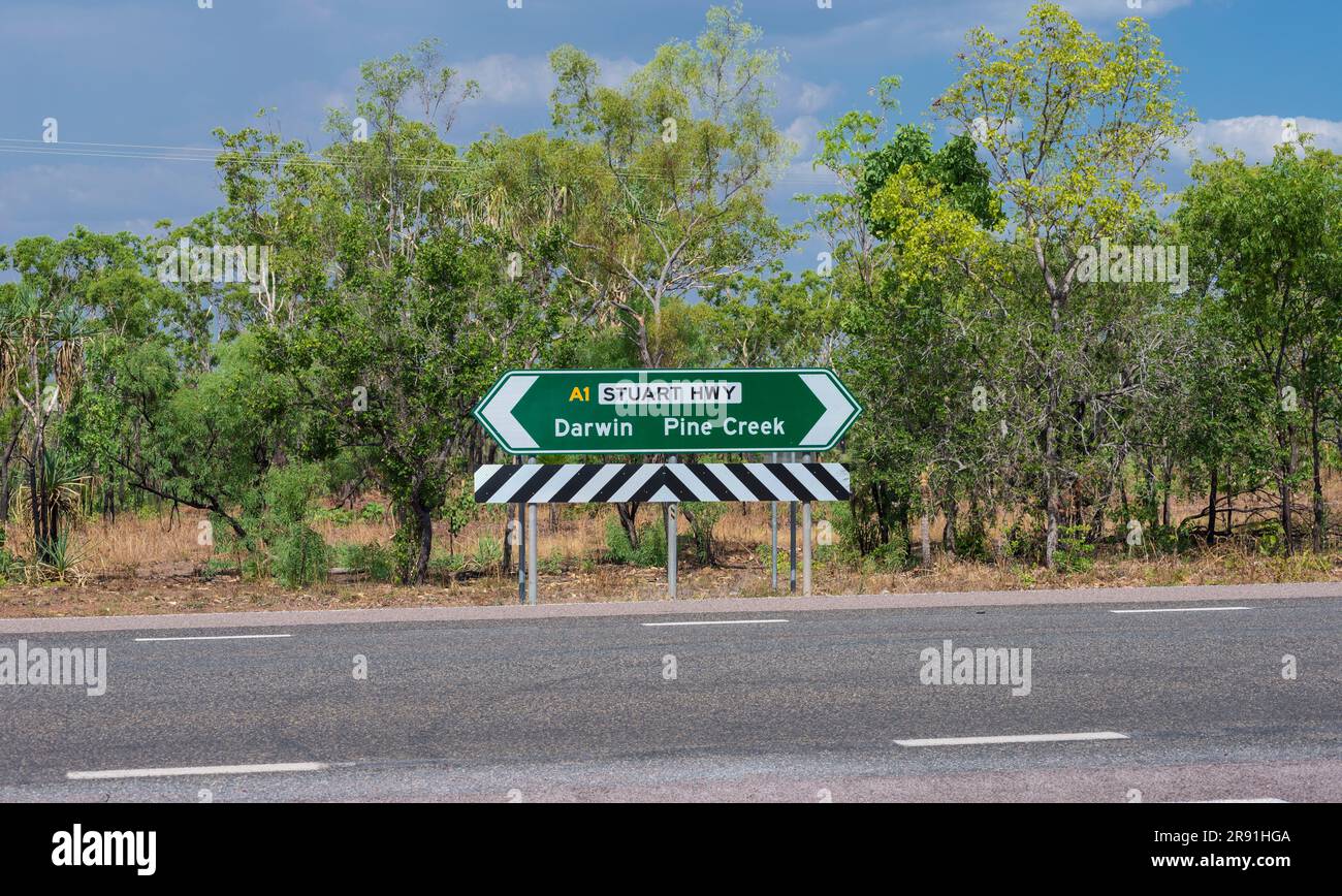Highway traffic signs arrow hi-res stock photography and images - Alamy