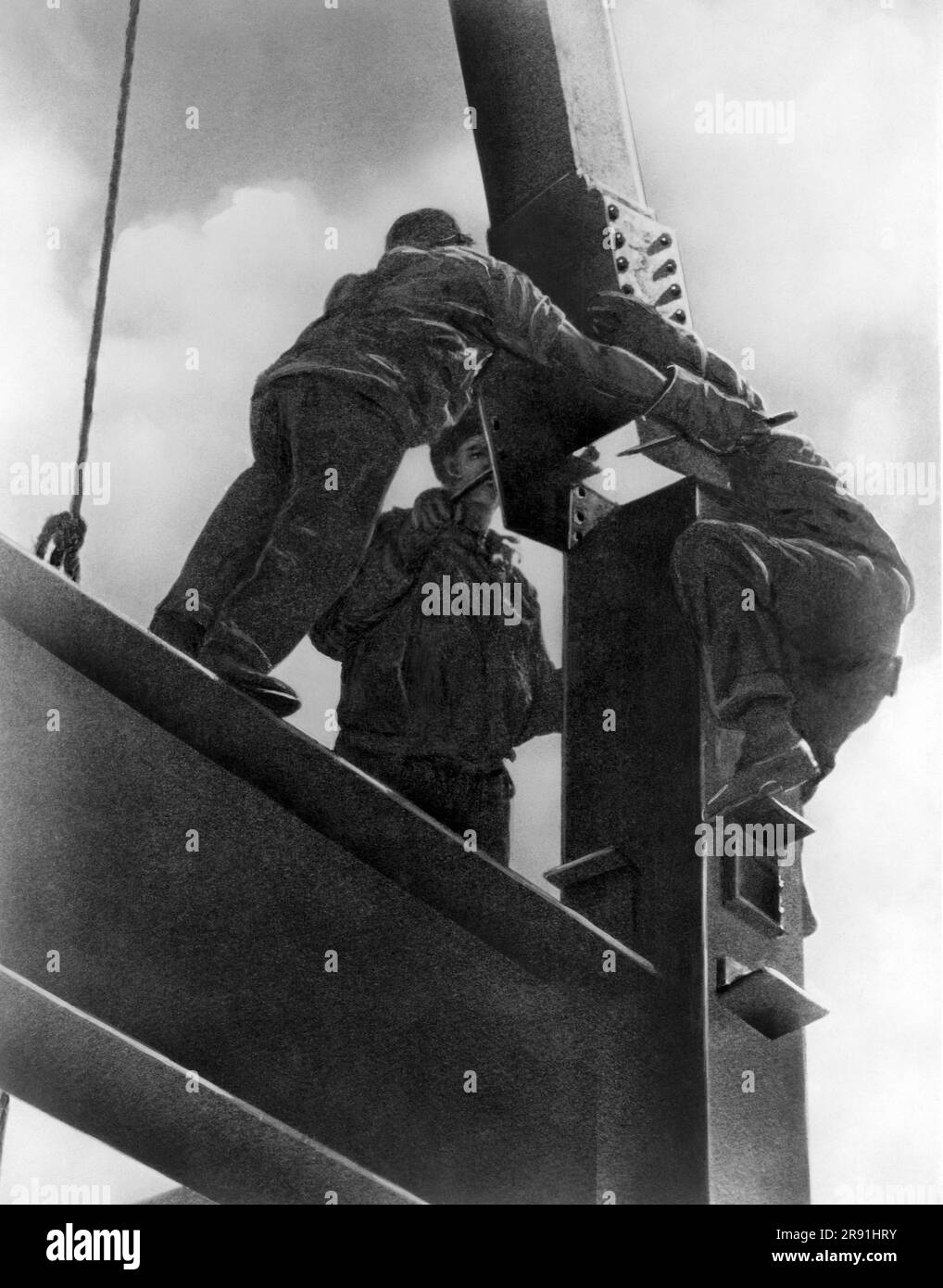 1920s workers skyscraper hi-res stock photography and images - Alamy
