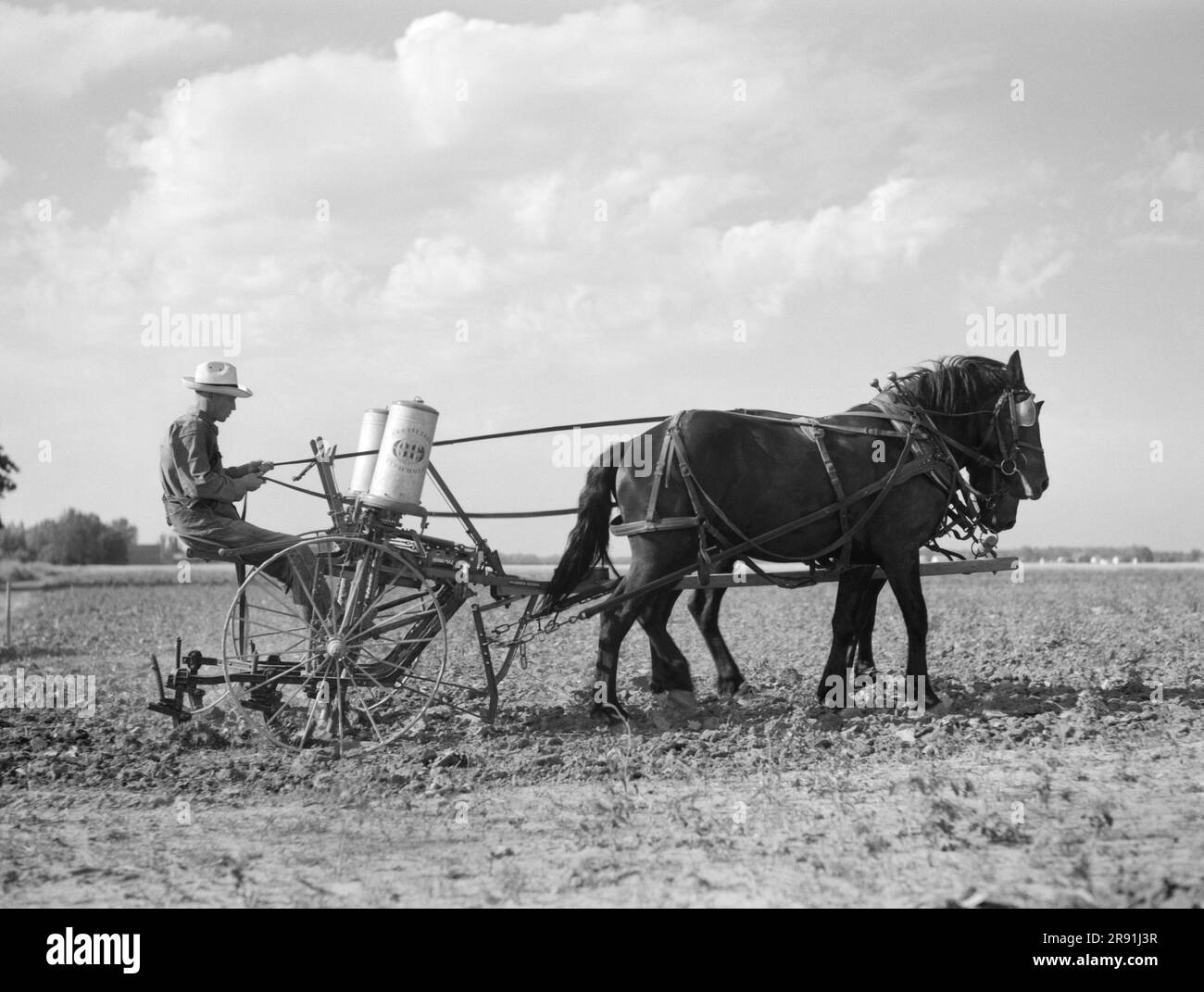 Horse drawn plow hi-res stock photography and images - Alamy