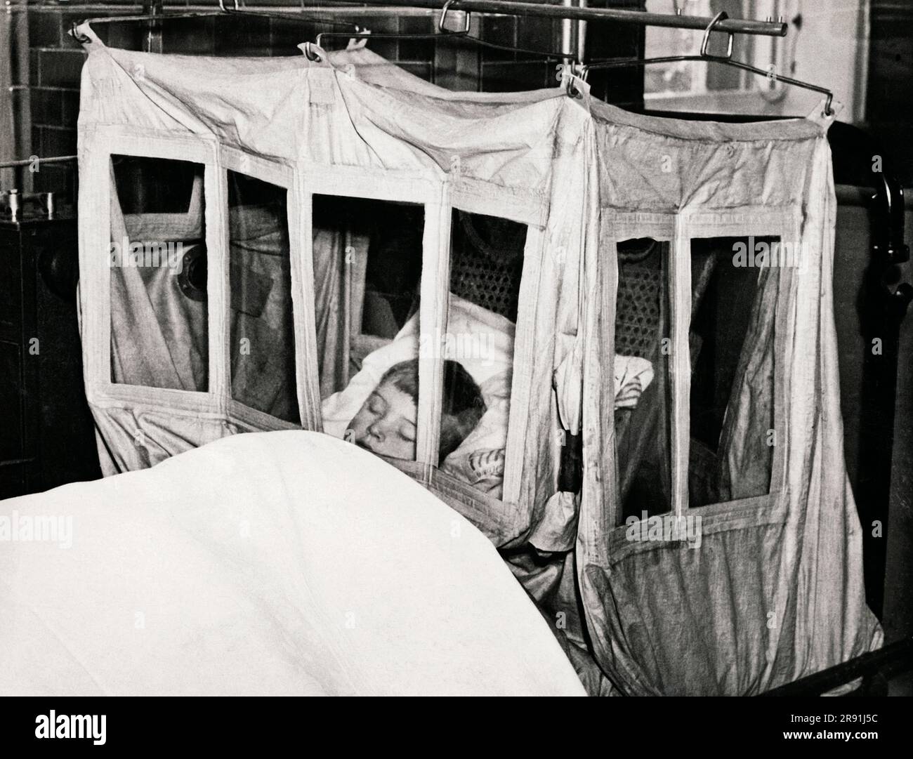 Croupette Oxygen Tent