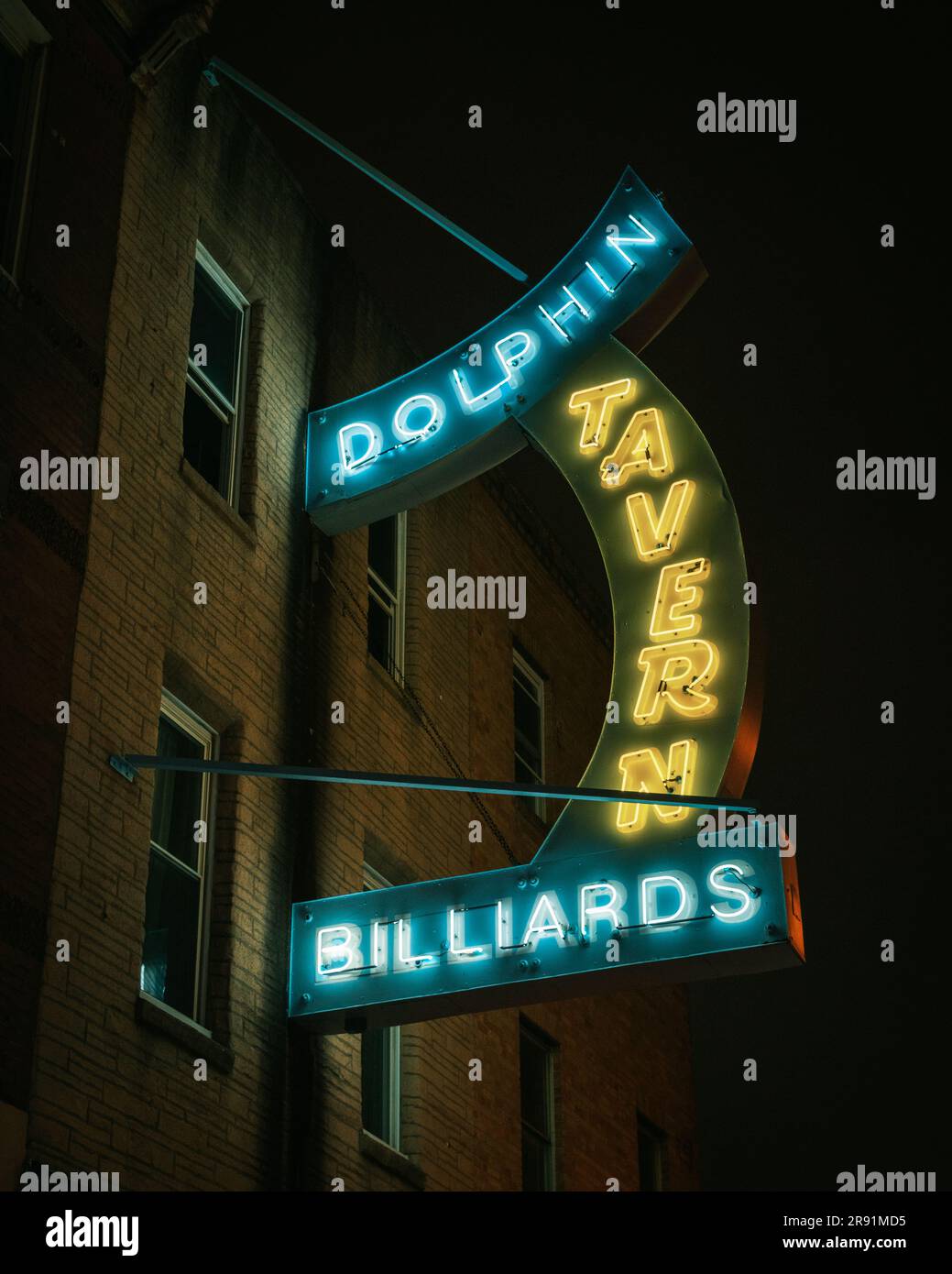 The dolphin tavern hi-res stock photography and images - Alamy