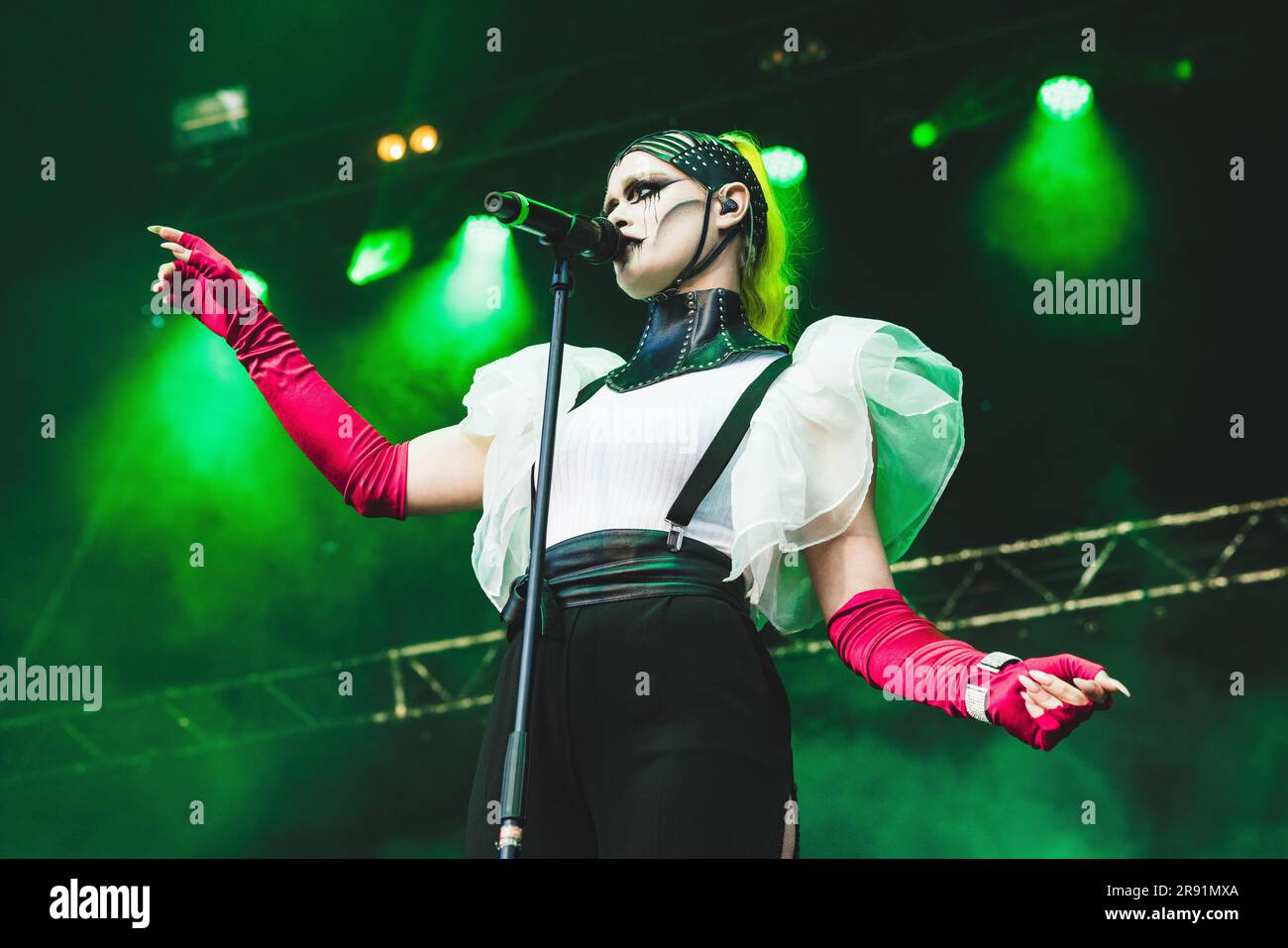 Skynd band hi-res stock photography and images - Alamy