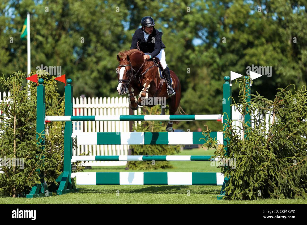 The al shiraaa hickstead derby meeting hi-res stock photography and ...