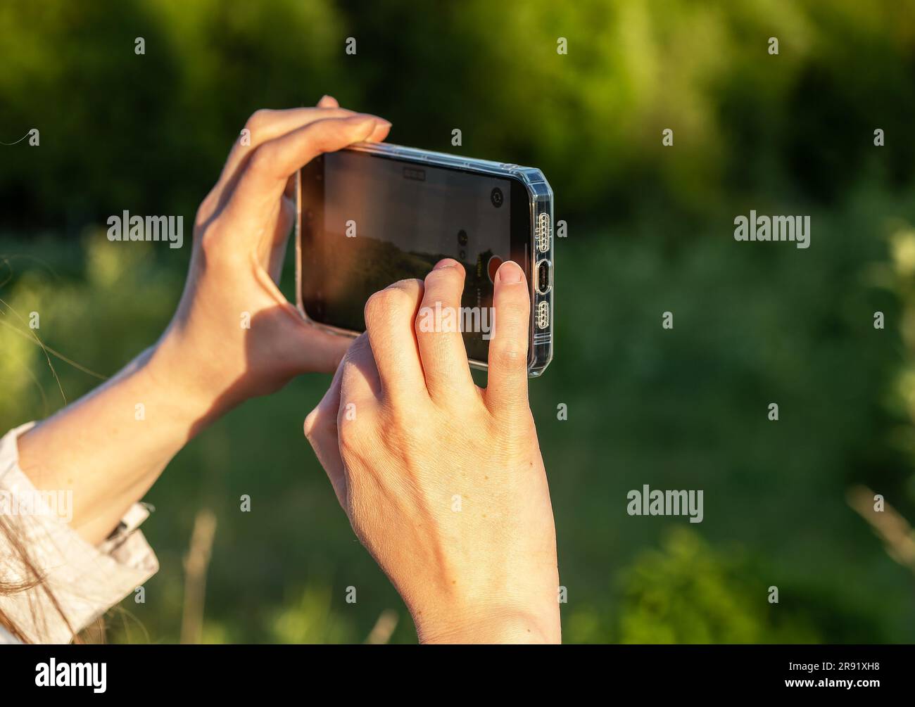 Mobile photoshoot hi-res stock photography and images - Alamy