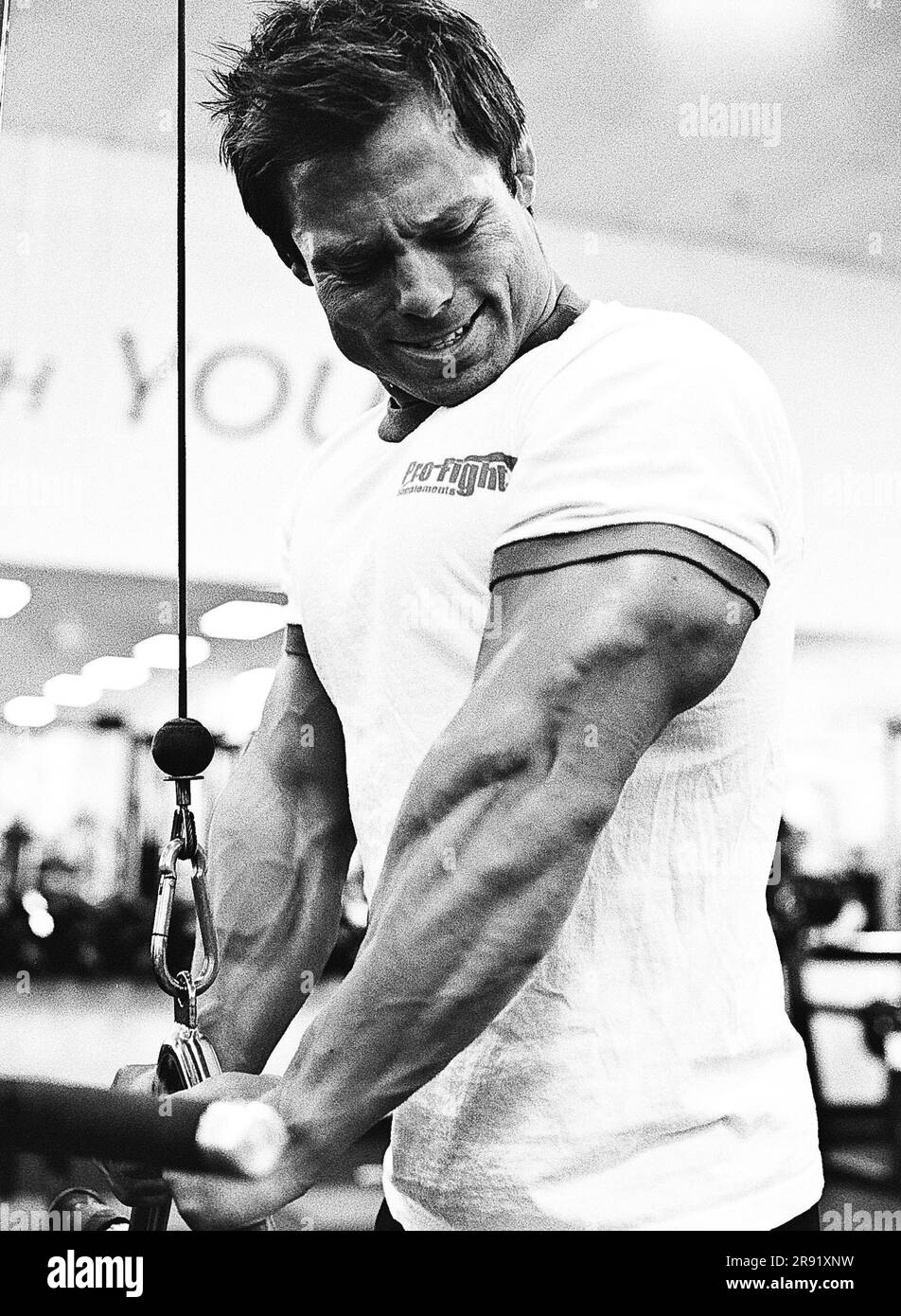 Tricep pushdown hi-res stock photography and images - Alamy