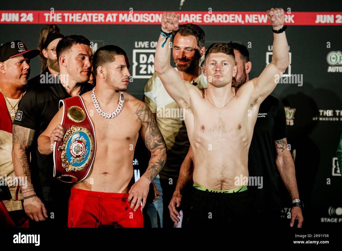 Edgar berlanga vs jason quigley hi-res stock photography and images - Alamy