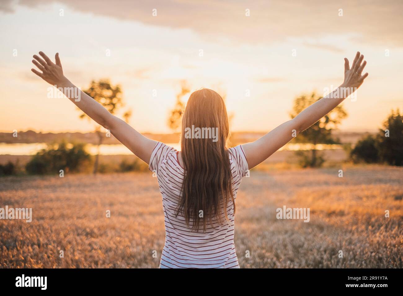Woman backlit rear view simple hi-res stock photography and images - Alamy