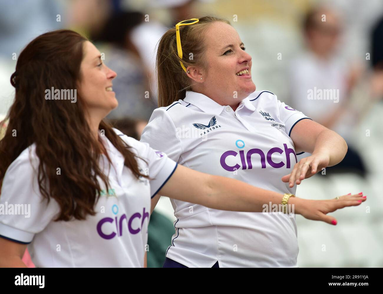 Trent Bridge Fans 23 June Hi res Stock Photography And Images Alamy trent-bridge-fans-23-june-hi-res-stock-photography-and-images-alamy
