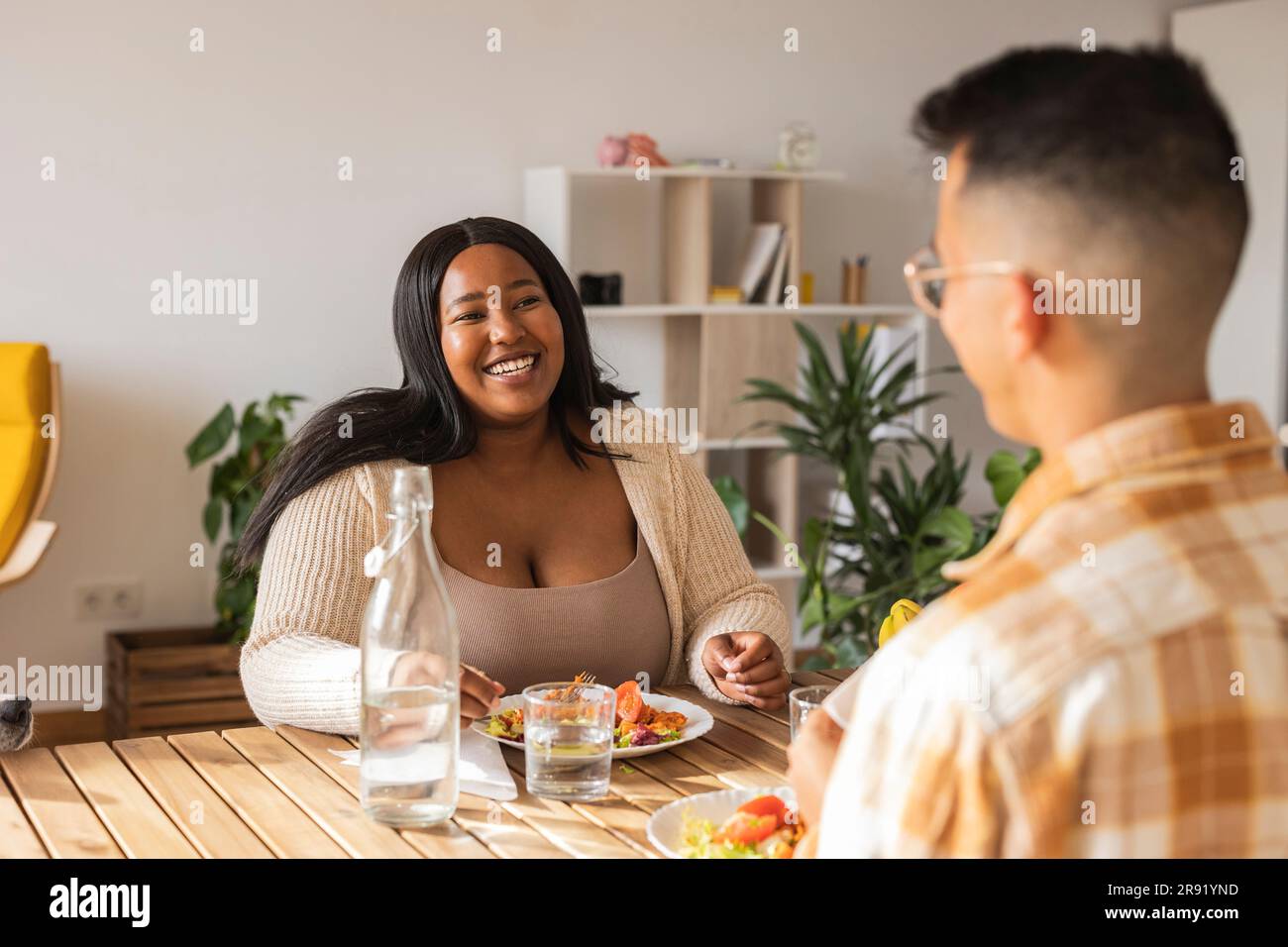Spain people talking table hi-res stock photography and images - Alamy