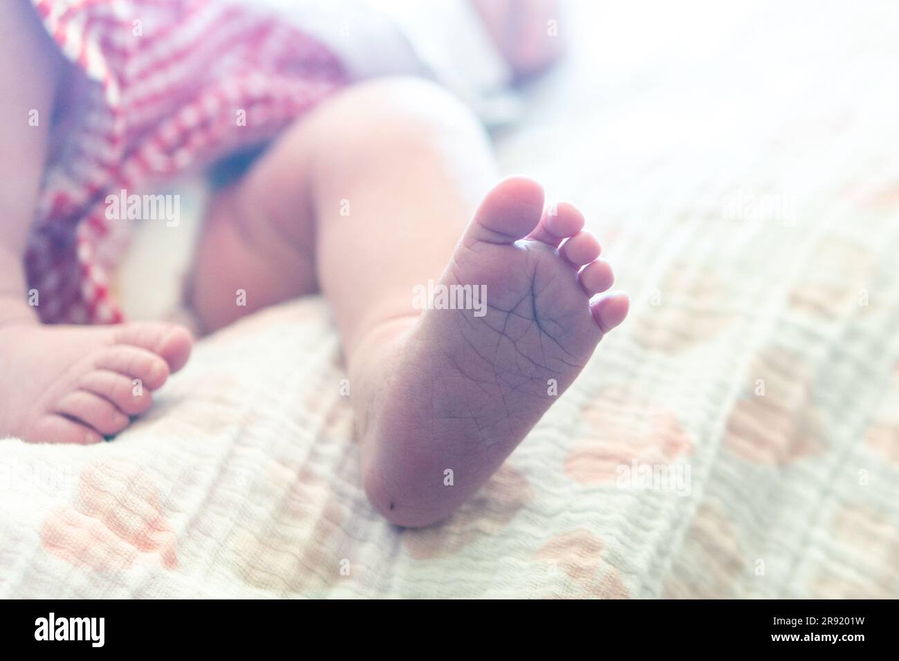 Hold toes hi-res stock photography and images - Alamy
