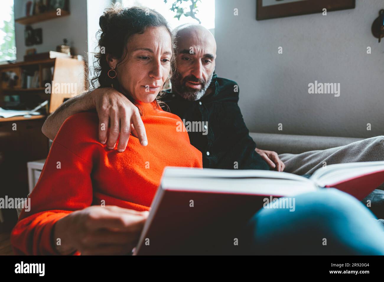 Man and woman sharing hobby hi-res stock photography and images - Alamy