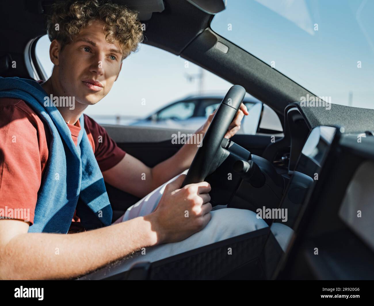 Man driving hi-res stock photography and images - Alamy