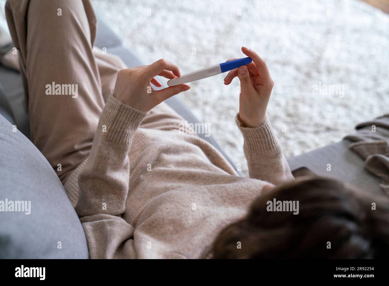 Pregnancy test kit hi-res stock photography and images - Alamy