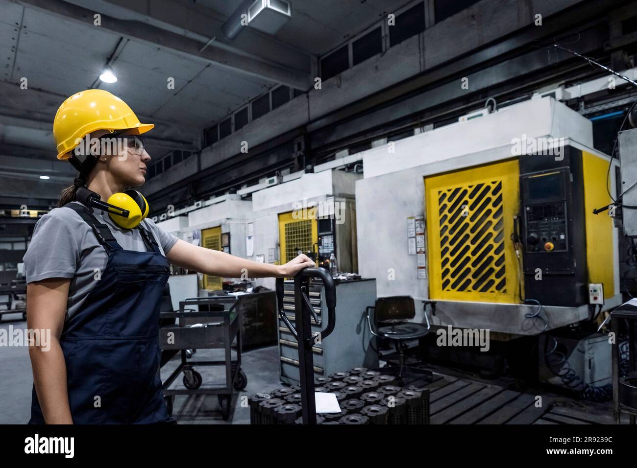 Maintenance manufacture hi-res stock photography and images - Alamy
