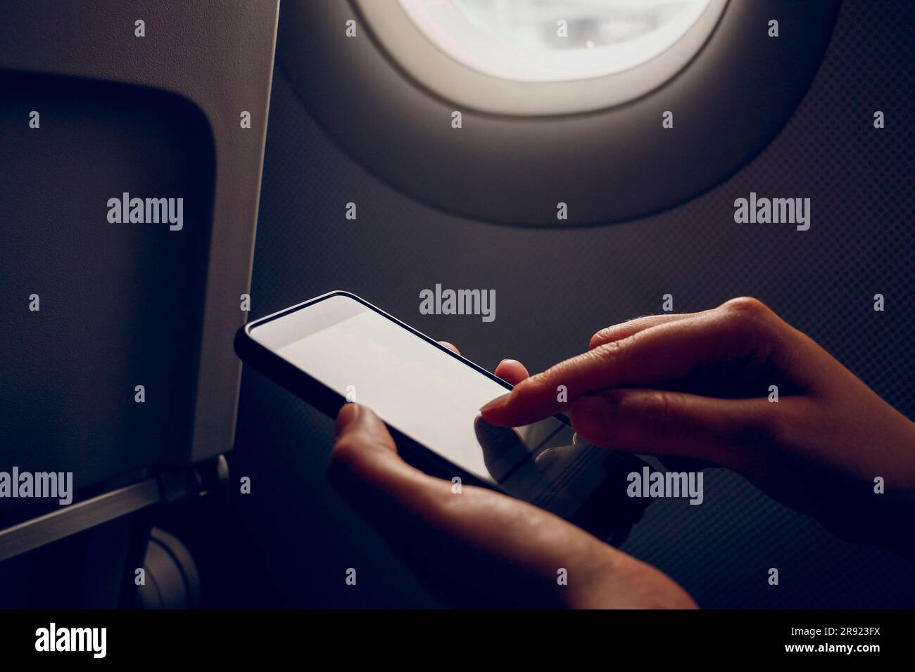 Scrolling internet in smartphone hi-res stock photography and images - Alamy