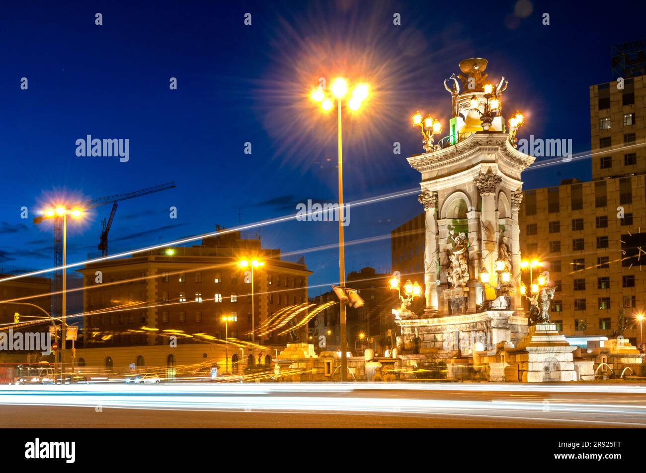 Night view of Plaza de Espania at Barcelona Stock Photo - Alamy