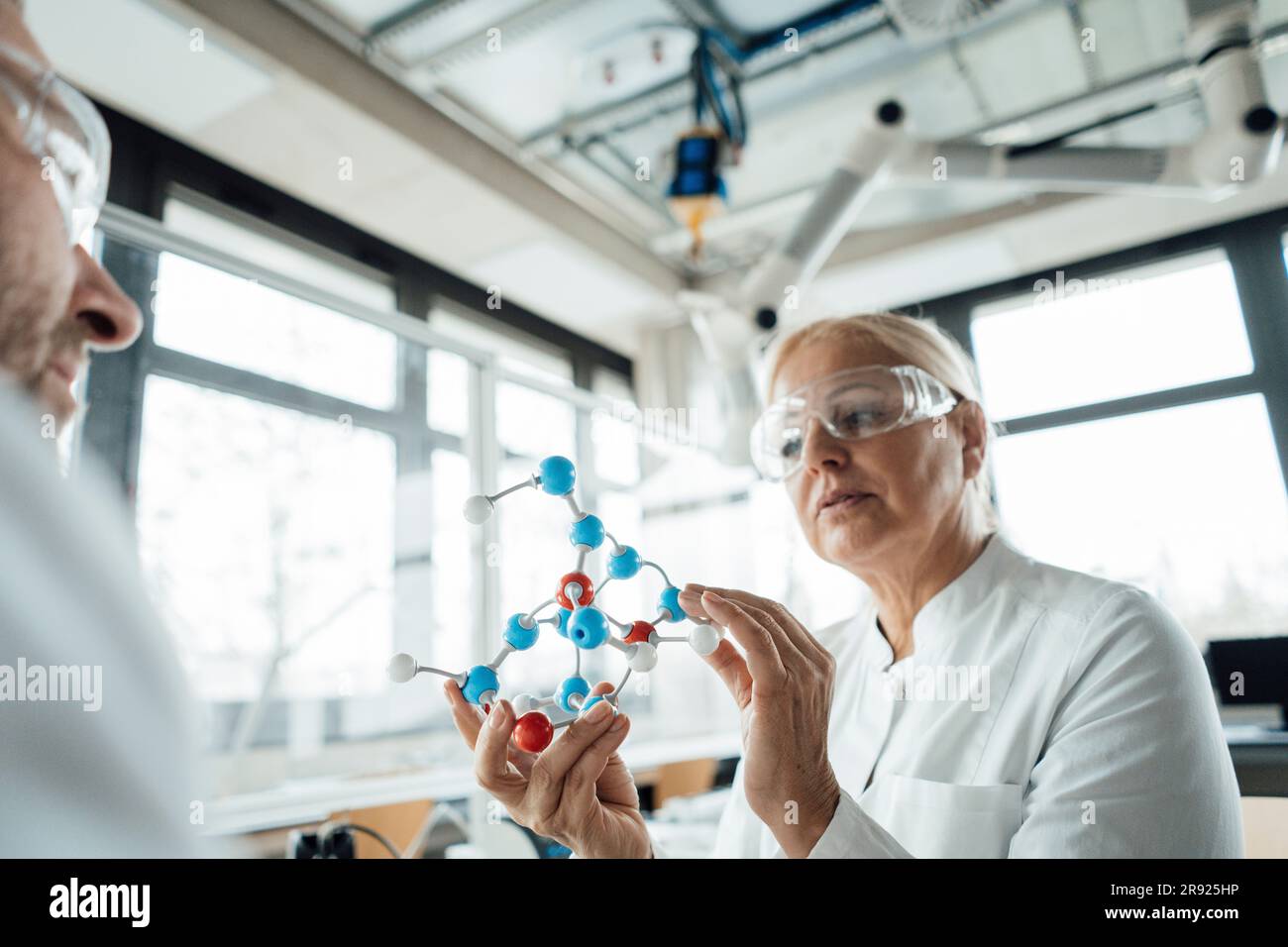 Molecular analysis facility hi-res stock photography and images - Alamy