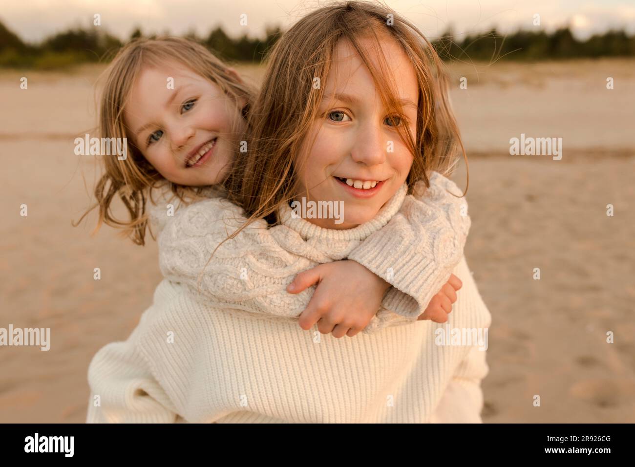 Girls enjoying hi-res stock photography and images - Alamy