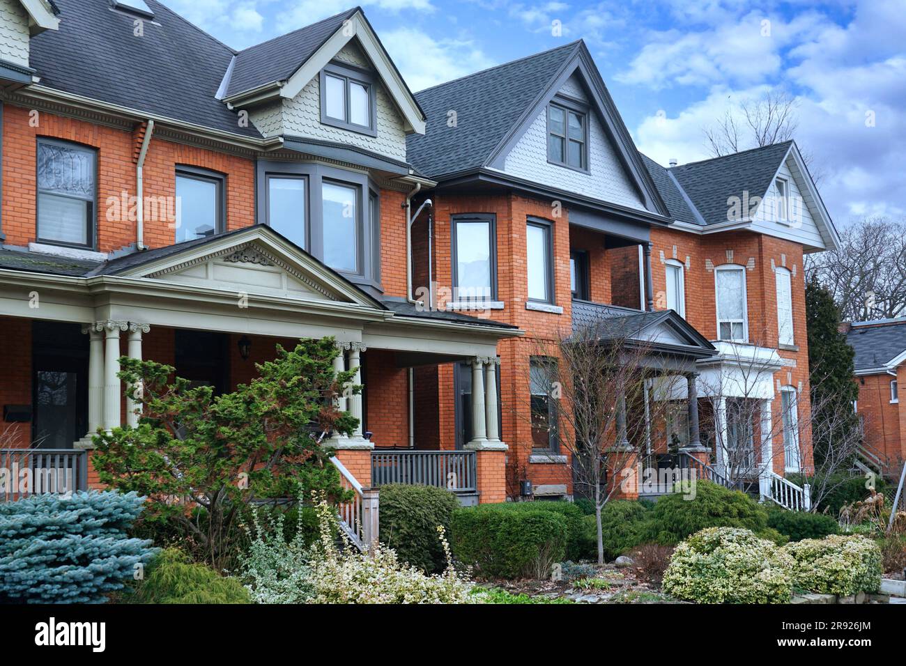 Front porch middle class brick hi-res stock photography and images - Alamy