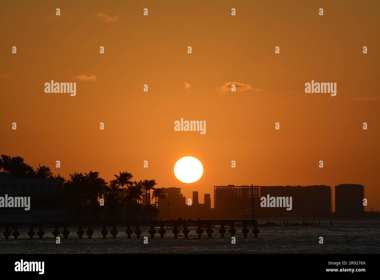 Cancun mexico sunrise sunset hi-res stock photography and images - Alamy