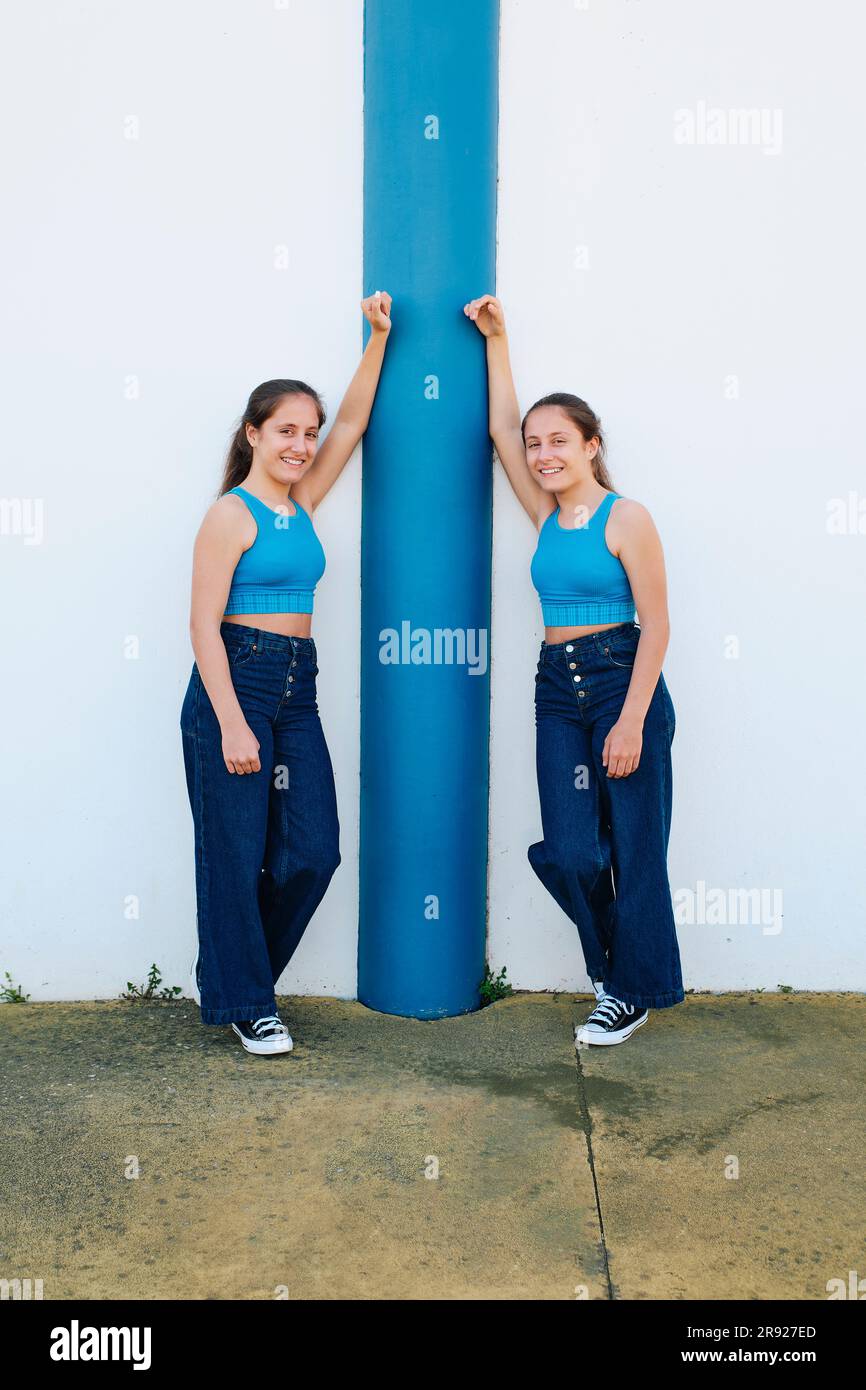 Girls in white clothes hi-res stock photography and images - Alamy