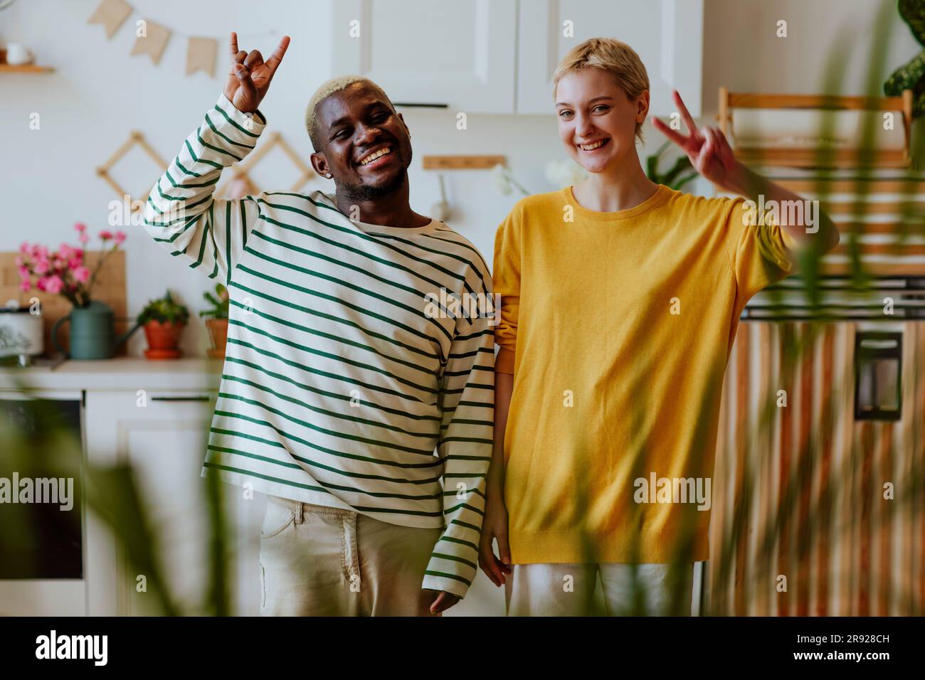 Hand signs hi-res stock photography and images - Alamy