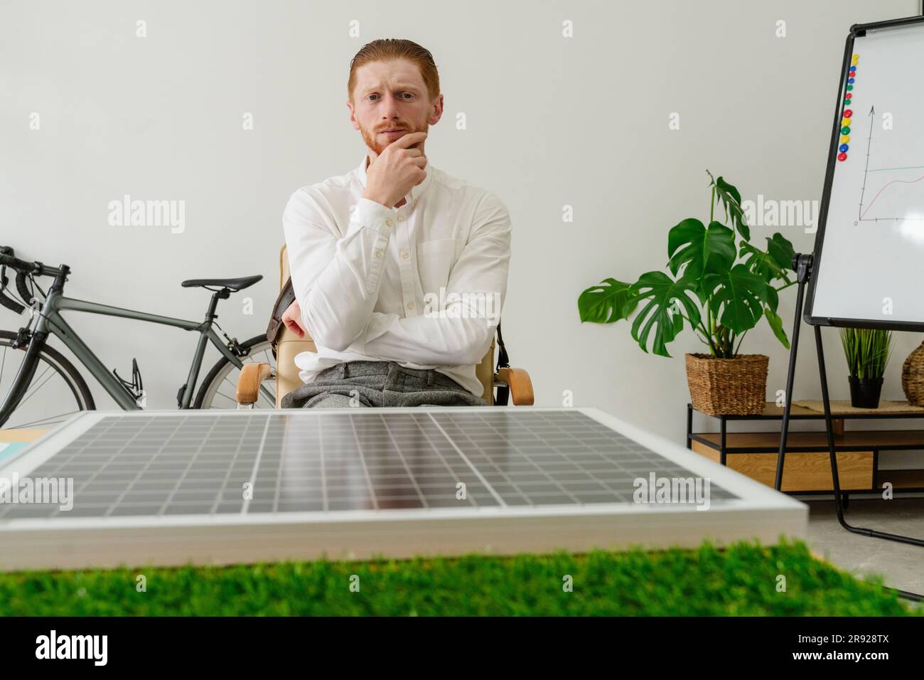 Solar panel sitting on hi-res stock photography and images - Alamy
