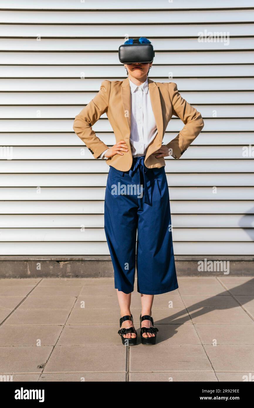 Business people with arms akimbo hi-res stock photography and images ...