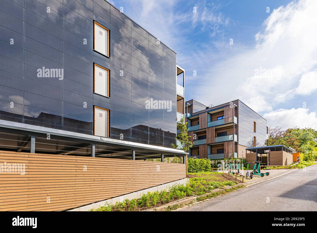 Panel apartment buildings hi-res stock photography and images - Alamy