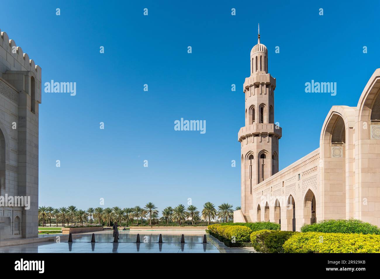 The grand mosque in oman Stock Photo - Alamy