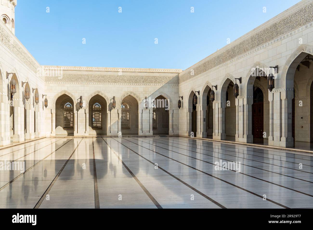 The grand mosque in oman Stock Photo - Alamy