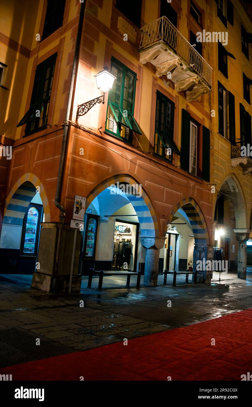 Old balcony iron railing italy hi-res stock photography and images - Alamy