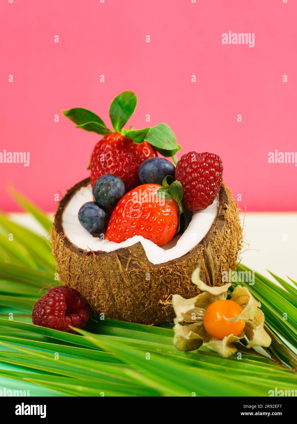 Paradise berry hi-res stock photography and images - Alamy