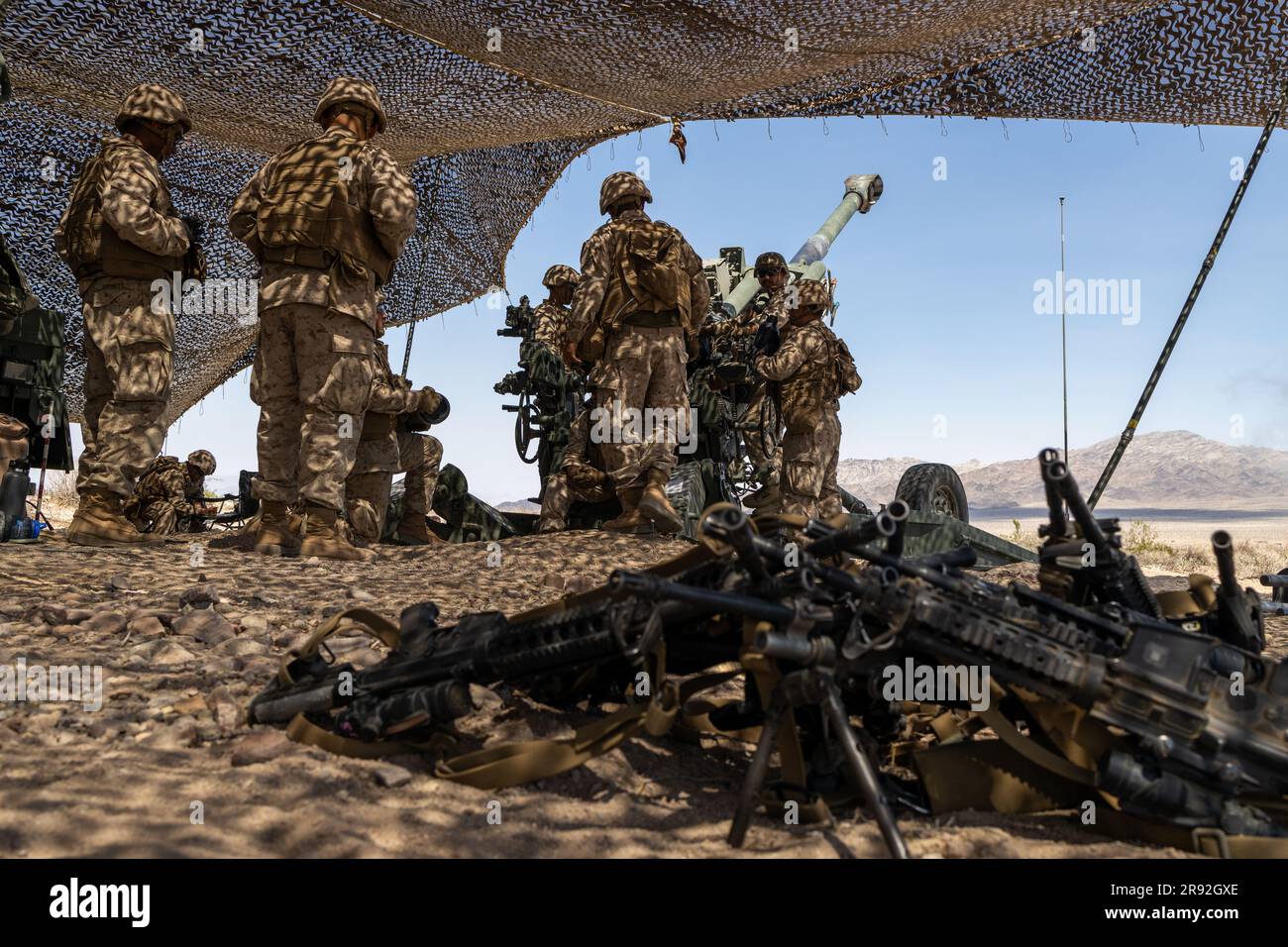 U.S. Marines with Oscar Battery, 5th Battalion, 14th Marine Regiment ...