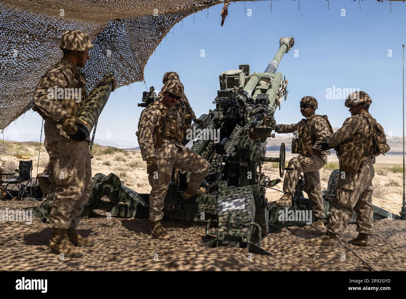 U.S. Marines with Oscar Battery, 5th Battalion, 14th Marine Regiment ...