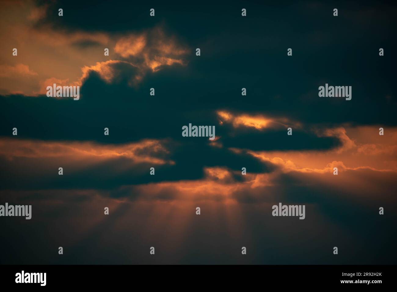 Dark sunset hi-res stock photography and images - Alamy