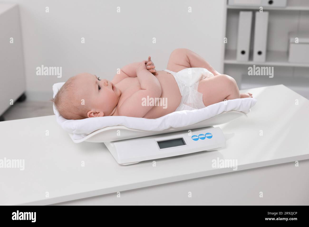 Baby scales hospital hi-res stock photography and images - Alamy