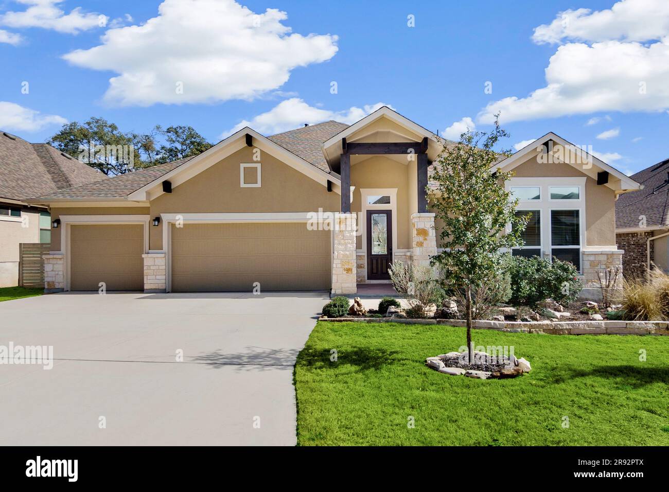 the front view of a home Stock Photo - Alamy