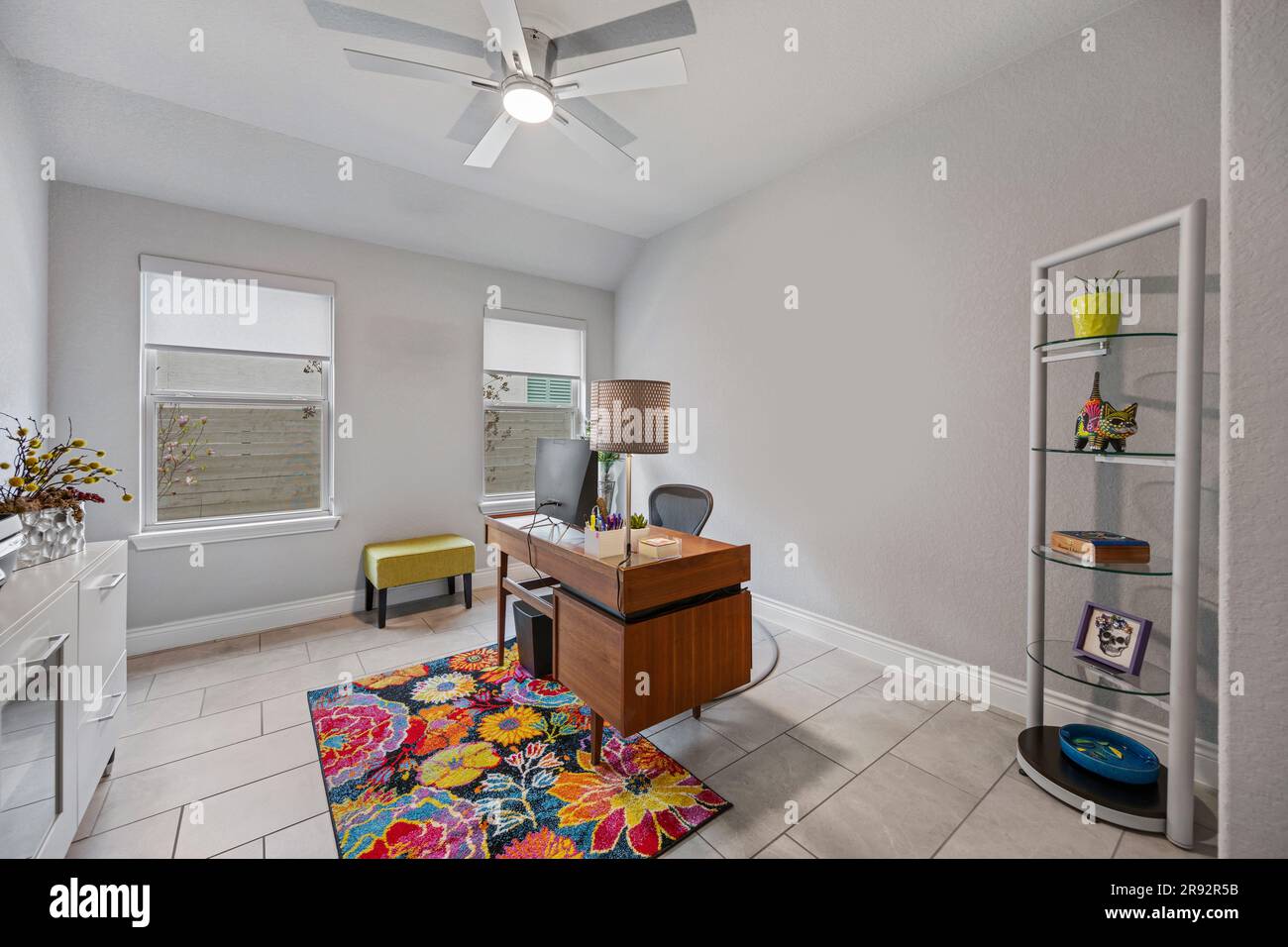 Stylish Office Decor Hi res Stock Photography And Images Alamy stylish-office-decor-hi-res-stock-photography-and-images-alamy
