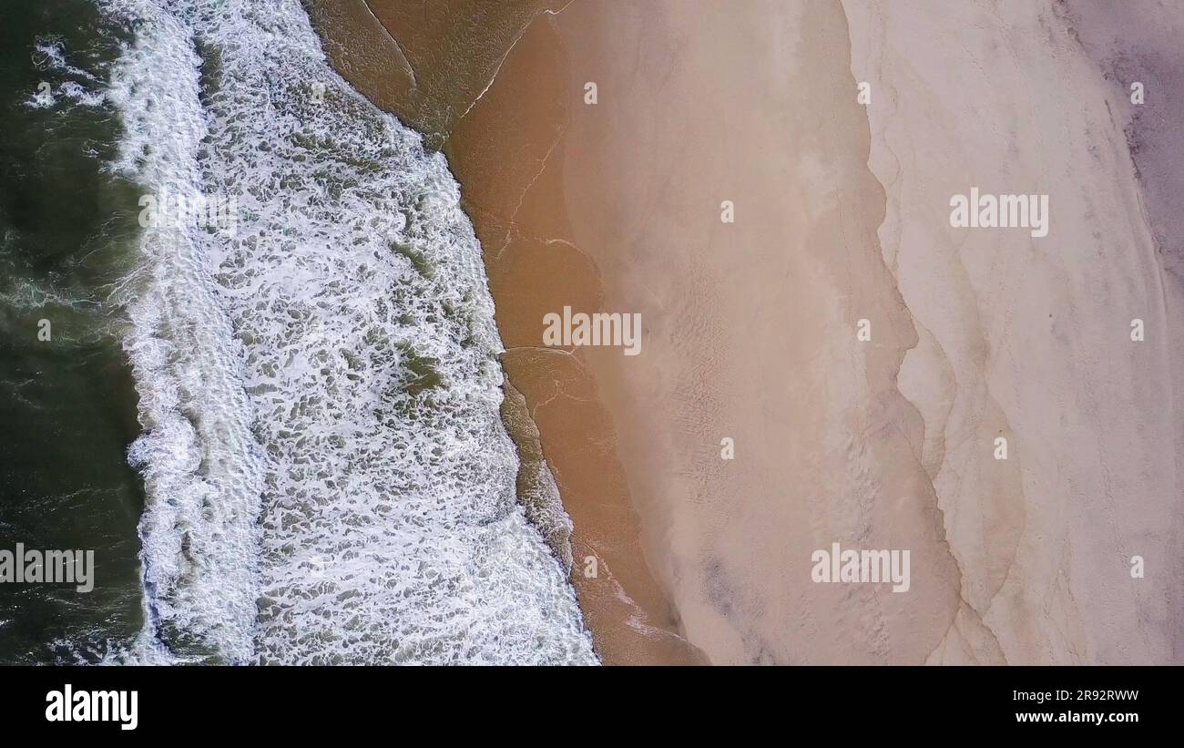 Aerial 4k above crashing waves hi-res stock photography and images - Alamy