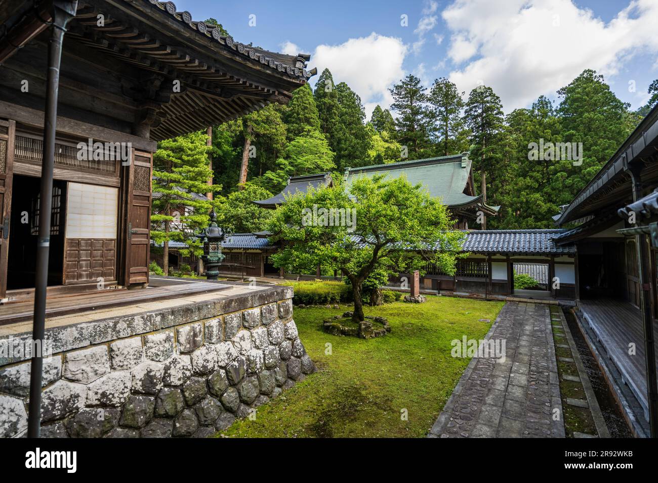The magnificently tranquil grounds of ‎⁨Eihei-ji Temple in ⁨Fukui ...