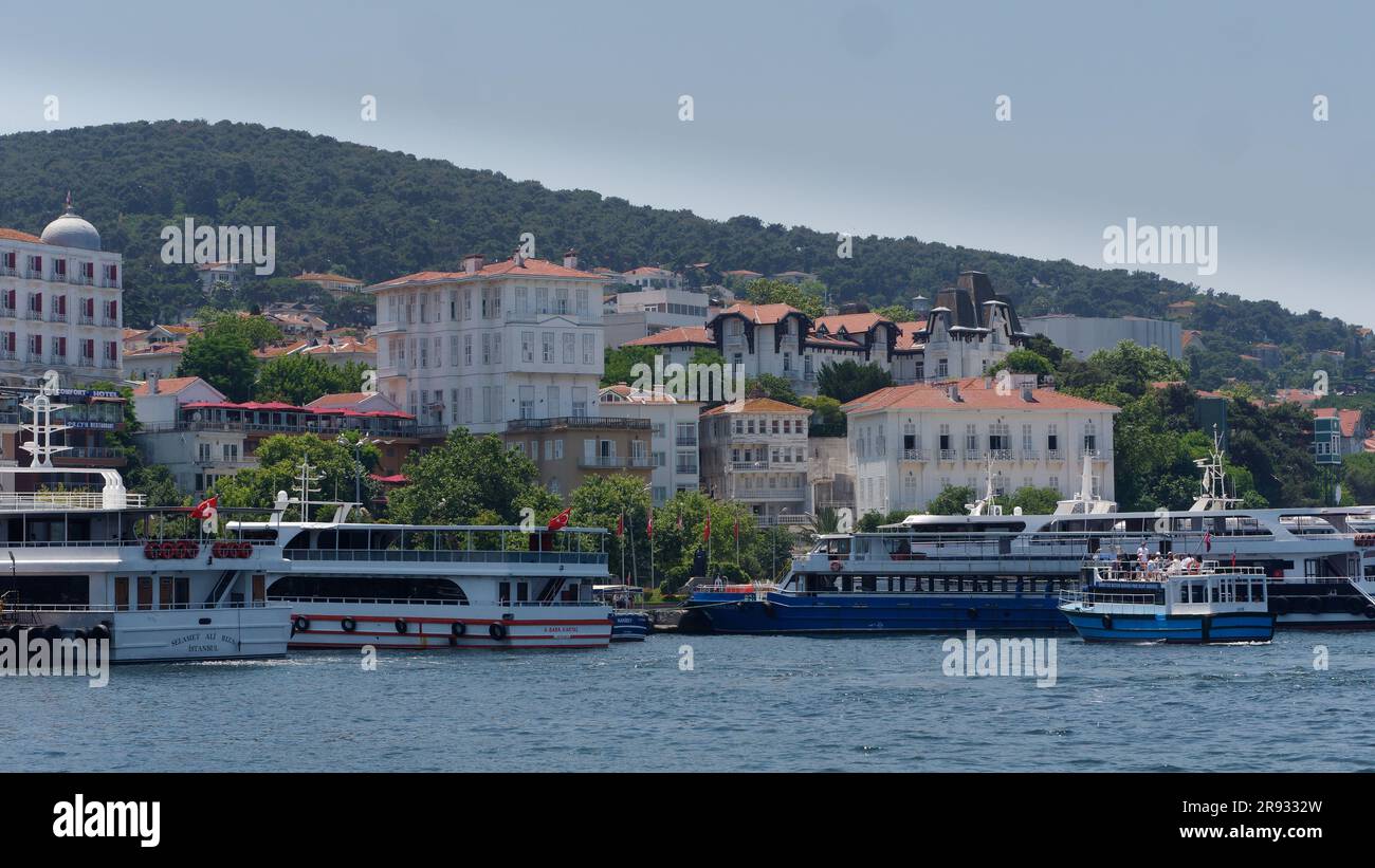 Ferries islands hi-res stock photography and images - Alamy