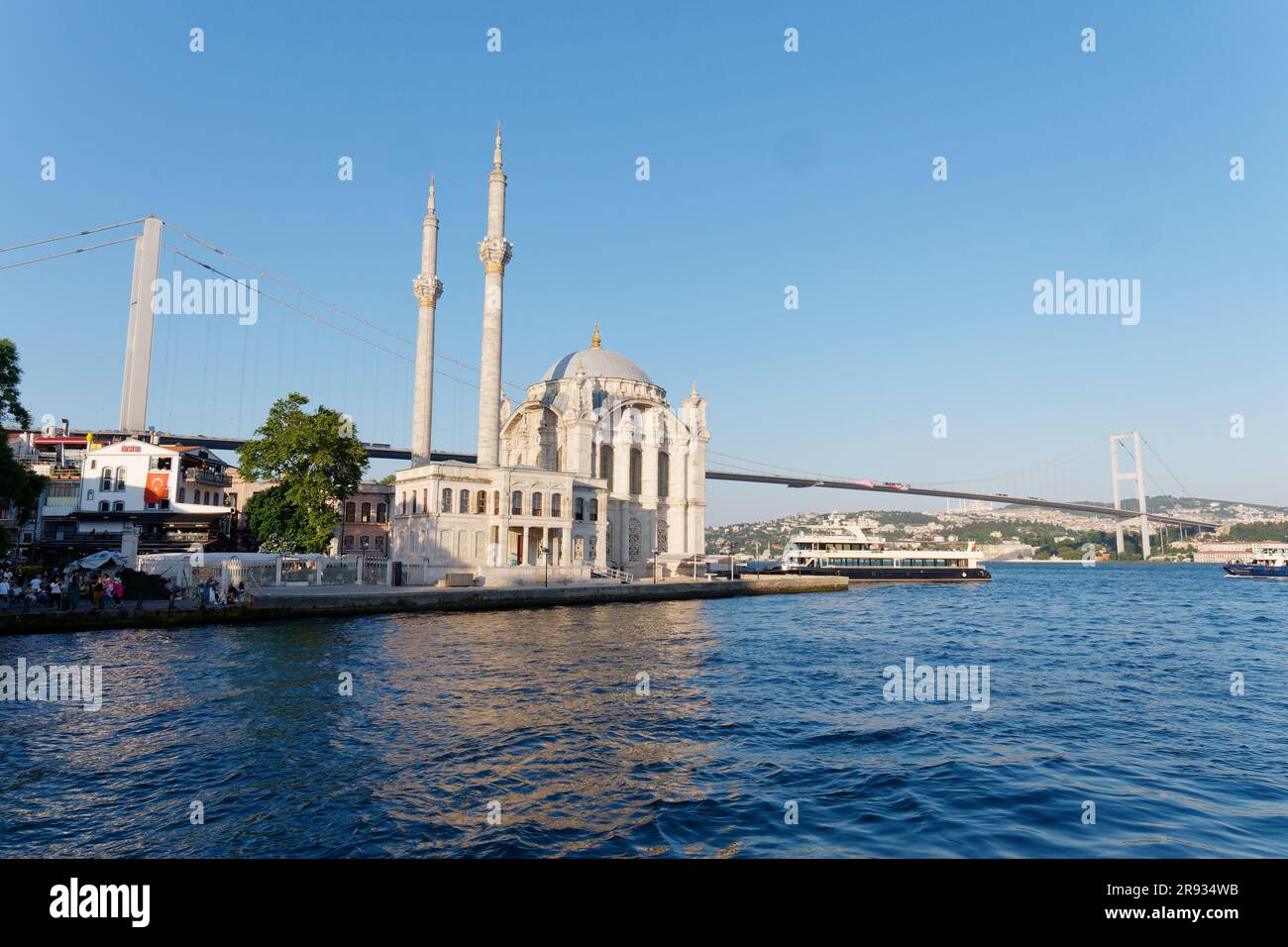 Grand Mecidiye Mosque (Ortaköy Mosque) by the waterside in Ortakoy ...