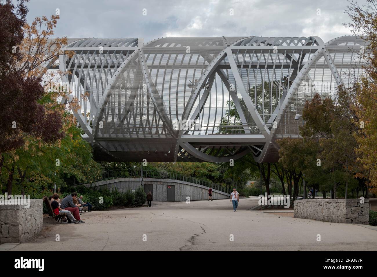 MADRID, SPAIN – OCTOBER 22, 2022: Arganzuela Bridge. Designed by ...