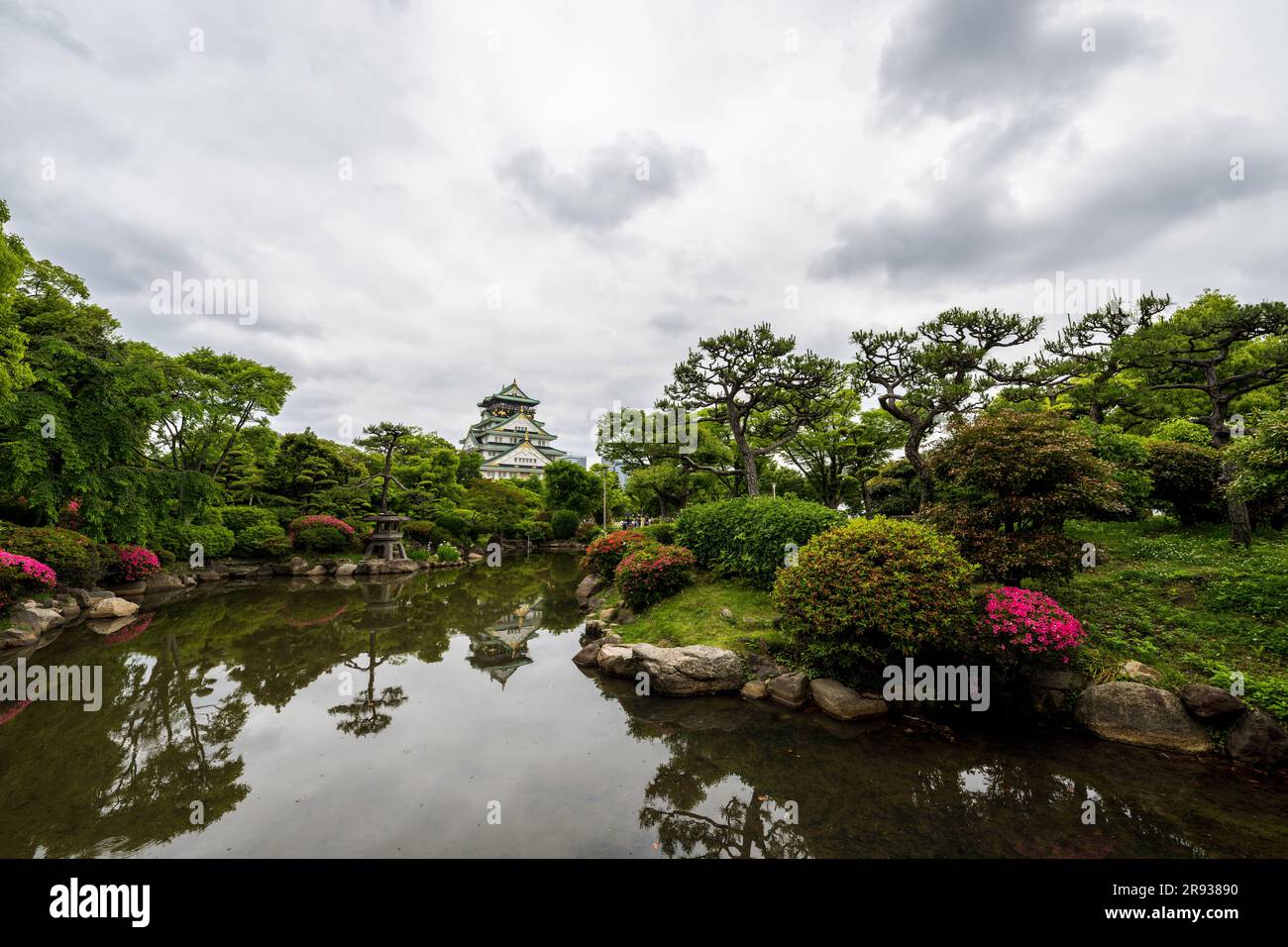Osaka castle in osaka hi-res stock photography and images - Alamy